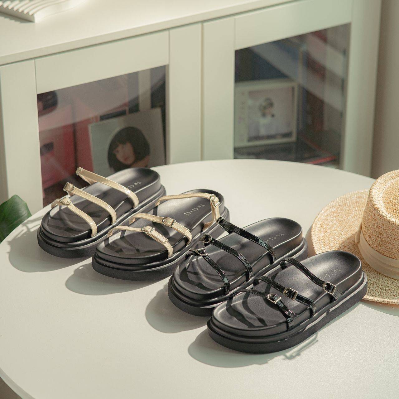 Triple Strap Sandals 三带拖