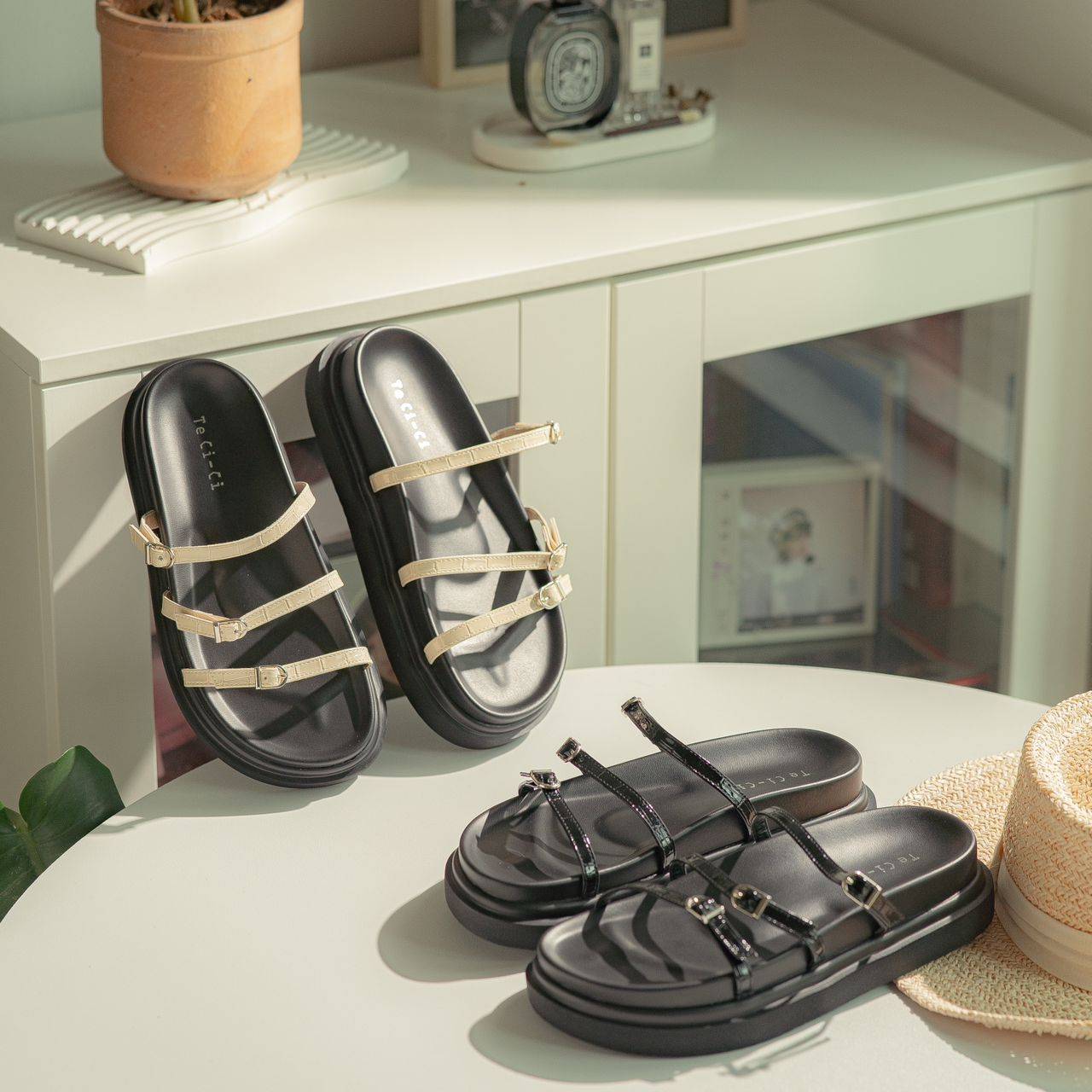 Triple Strap Sandals 三带拖