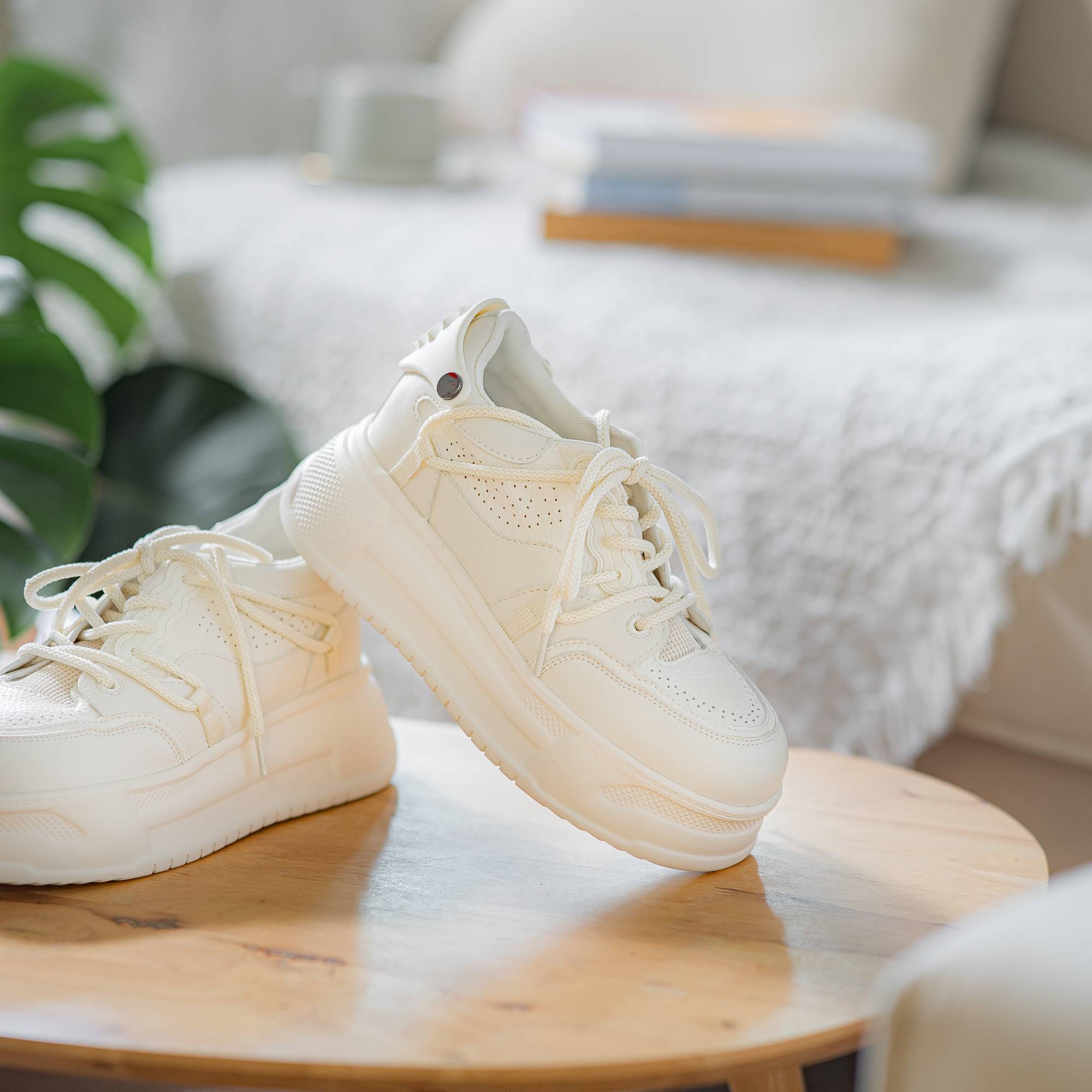 Genuine Leather Mesh Heightened Sneakers 真皮网纱加高款